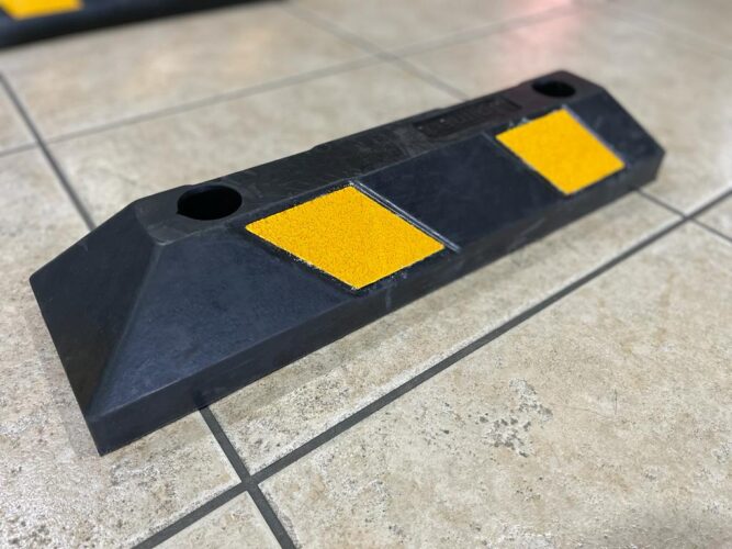 Tope de 55 cm para estacionamiento
